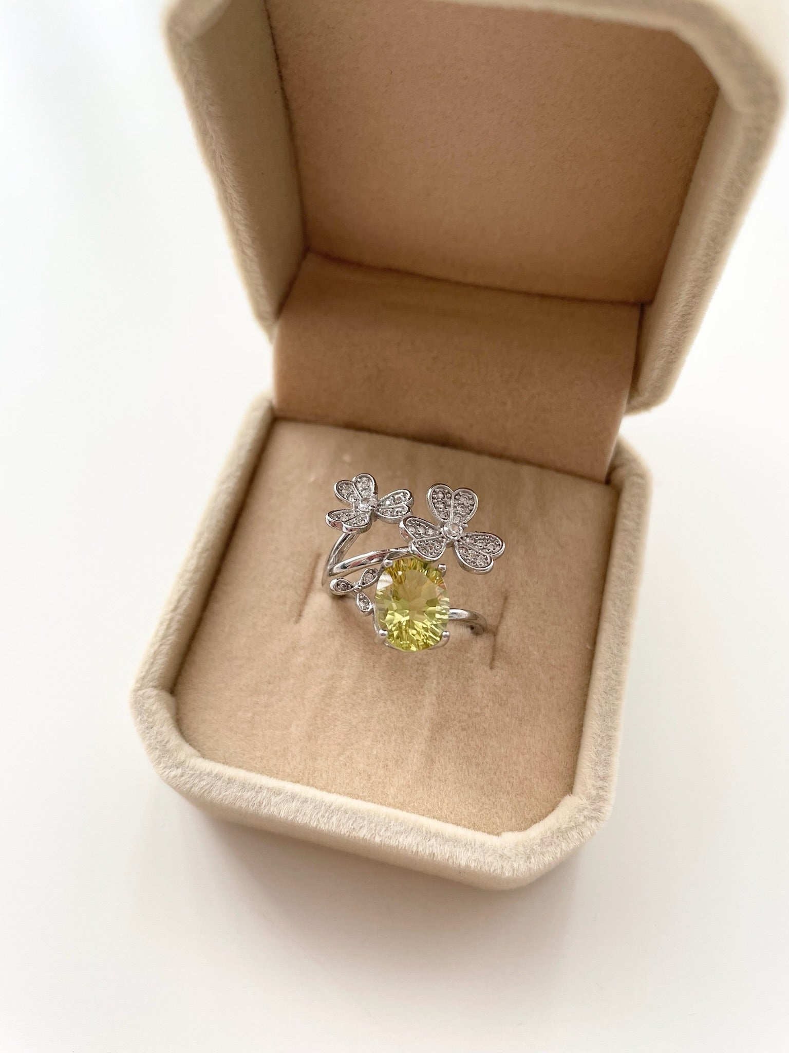 Gemring1 – Sparkles by Olivia Manila